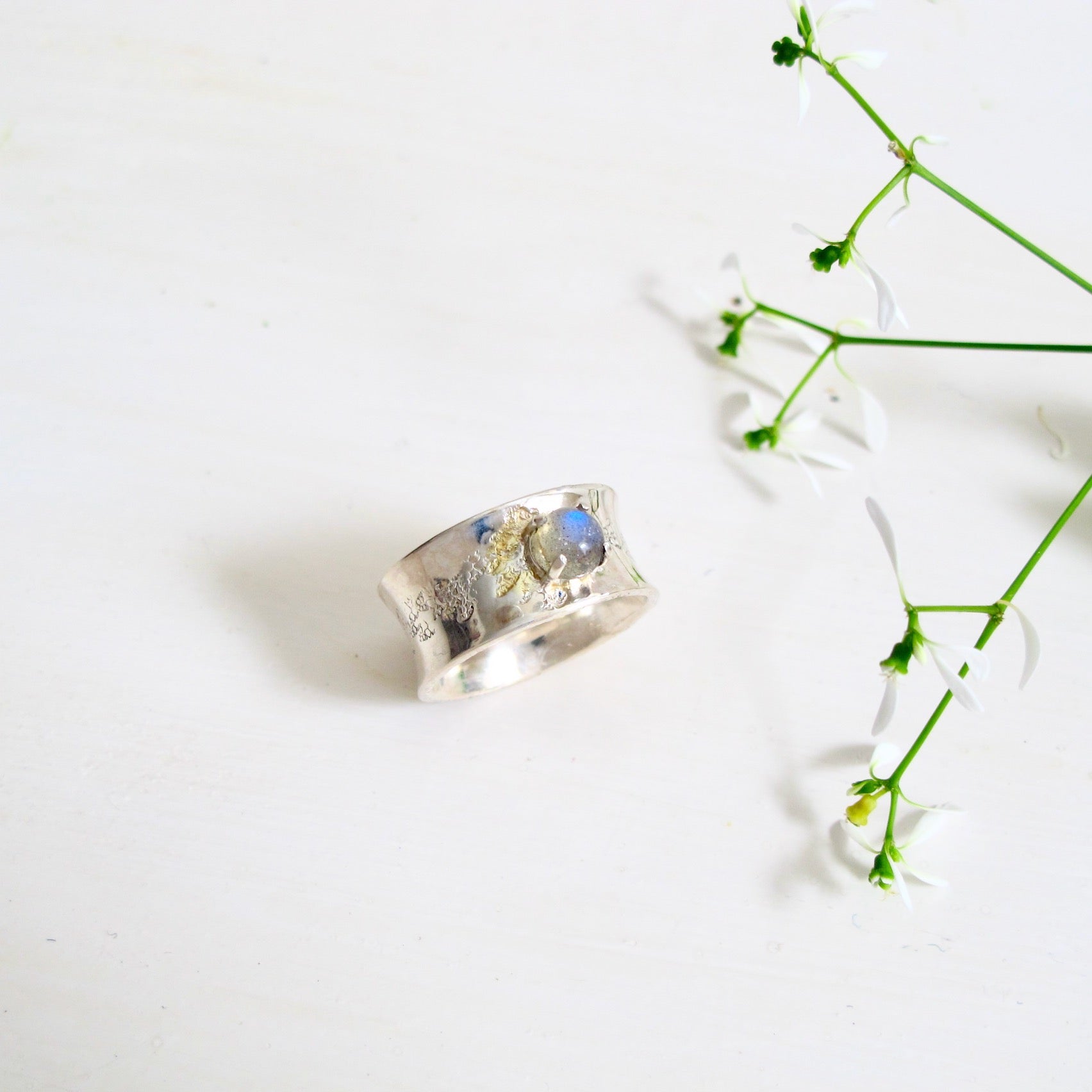Wide and Textures Aurora Labradorite Ring – Vicki Westgate Fine Jewellery
